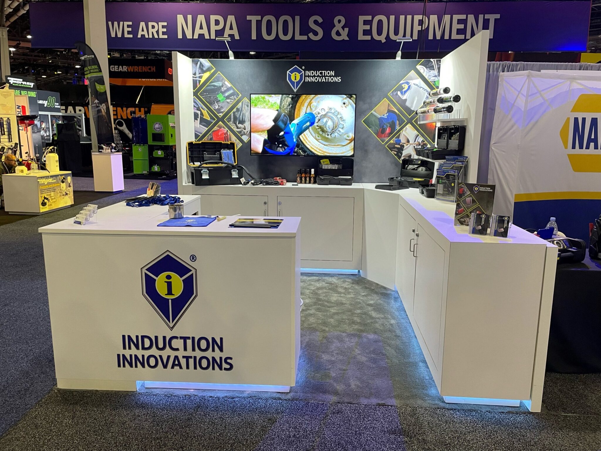 Induction Innovations : Custom Exhibits