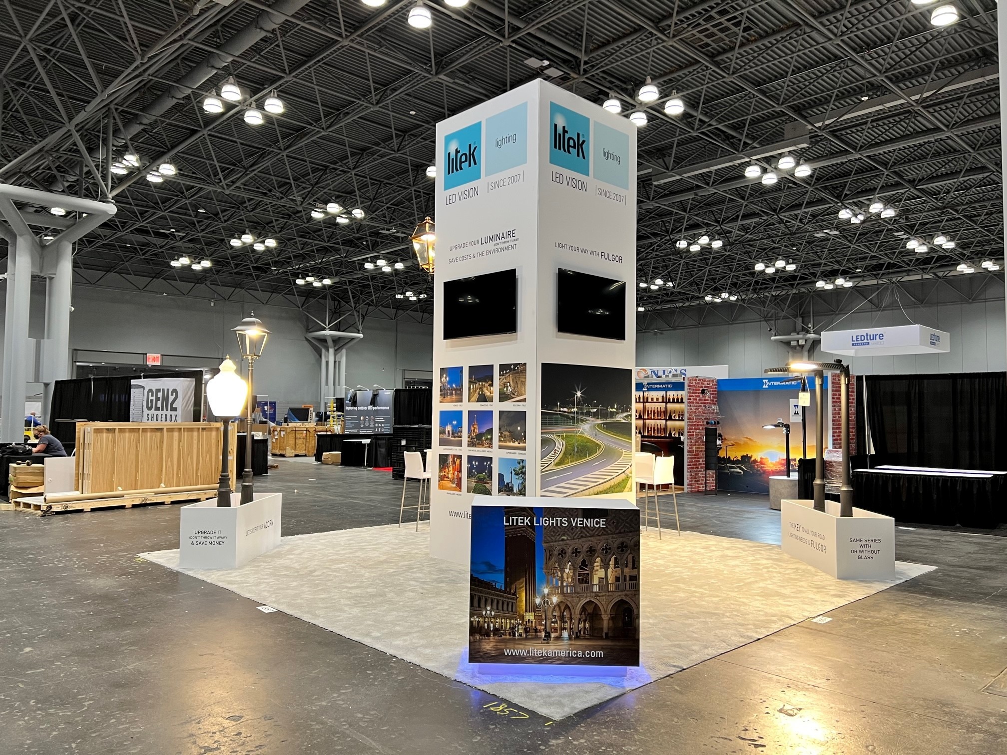 LiteK : Custom Exhibits